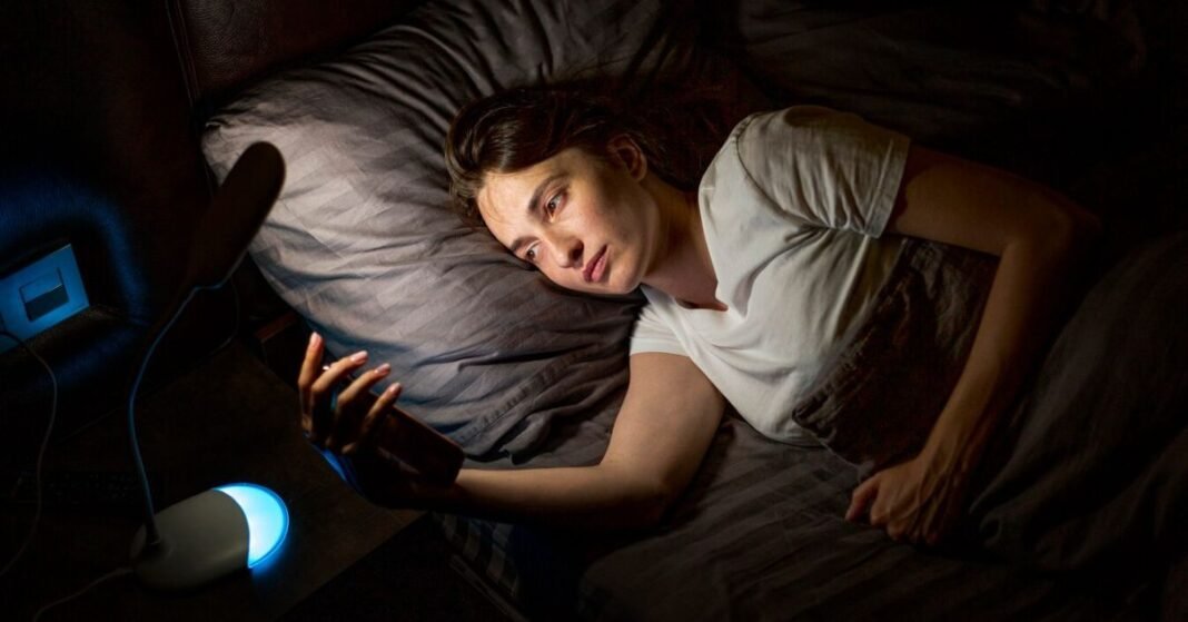 ¿Desvelarse cada noche es un riesgo para la salud mental?