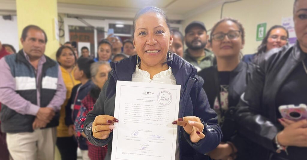 Selenne Hernández recibe Constancia de Mayoría como Presidenta ...